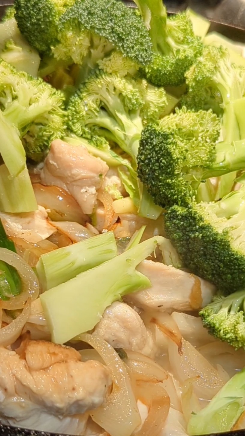 Asian-Style Chicken Ginger Curry With Soba Noodles - Marisa Mariella